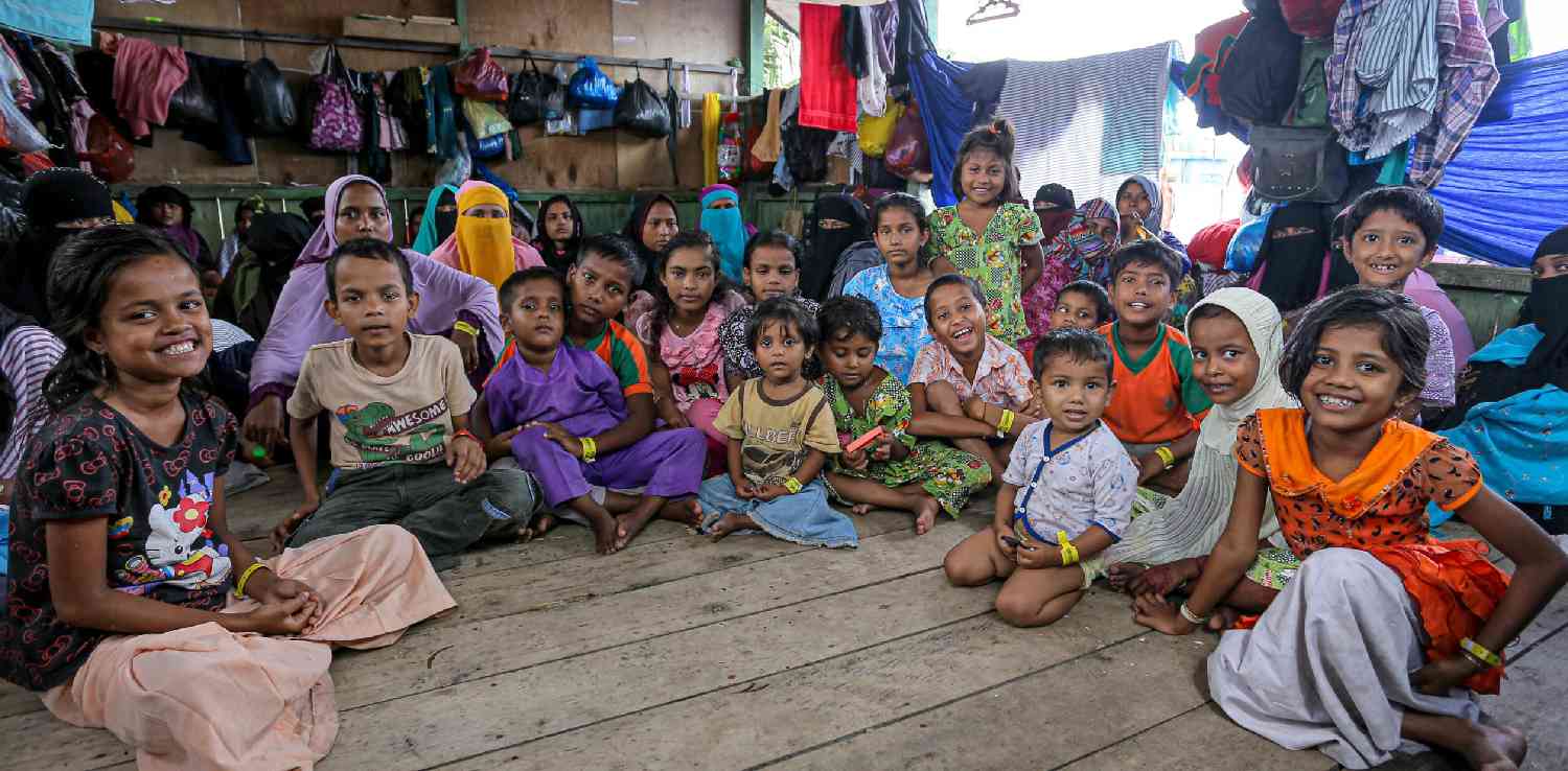 Melindungi Hak-Hak Dasar Anak-anak Pengungsi di Indonesia - Green ... Melindungi Hak-Hak Dasar Anak-anak Pengungsi di Indonesia - Green ...